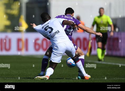 Riccardo Sottil Fiorentina Adama Soumaoro Bologna During The Italian