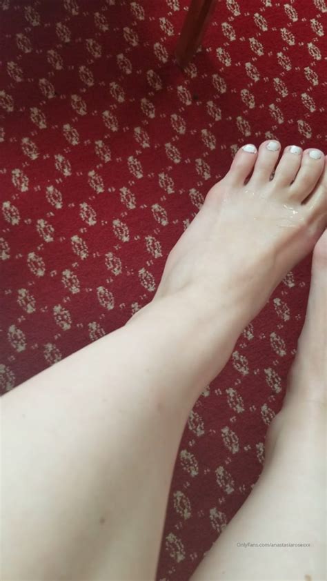 Anastasiarosexxx 17 11 2019 I Love When My Feet Are Covered In Cum
