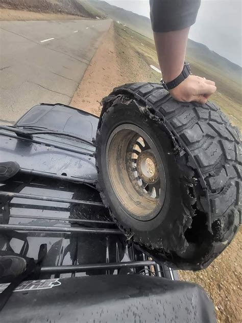 Арвай Mn ‼️Өндөр хурдтай явж байх үед автомашины дугуй буудвал юу хийх вэ 1 Эхний алхам