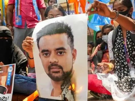 ‘मेरी मां के साथ बलात्कार किया गया मेरे कपड़े उतारे गए और प्रज्वल