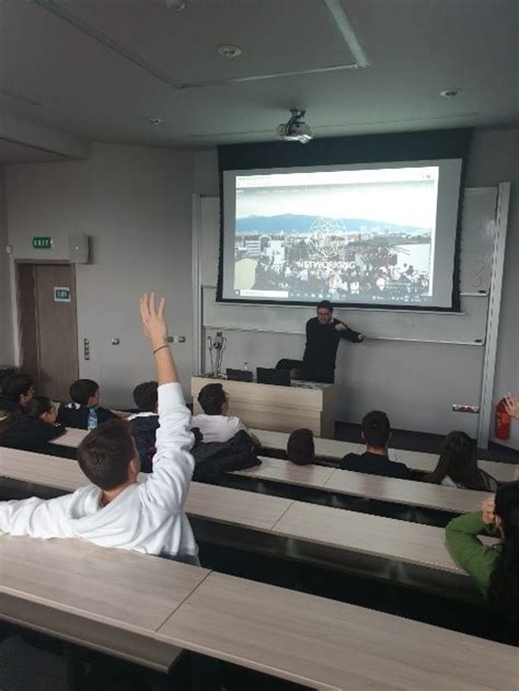 Как СофтУни БУДИТЕЛ подготвя специалистите на бъдещето СофтУни БУДИТЕЛ