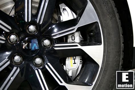 신형 카니발 Ka4 네오테크 Nf 6p 브레이크 튜닝 무게를 이겨내는 고성능 단조 6p튜닝 네오테크 브레이크 오버홀센터 시흥이모션 네이버 블로그