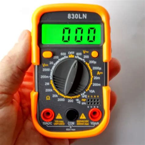 Мультиметр цифровий і тестер напруги D830ln підсвітка дисплея з прозвоном фіксація вимірювань
