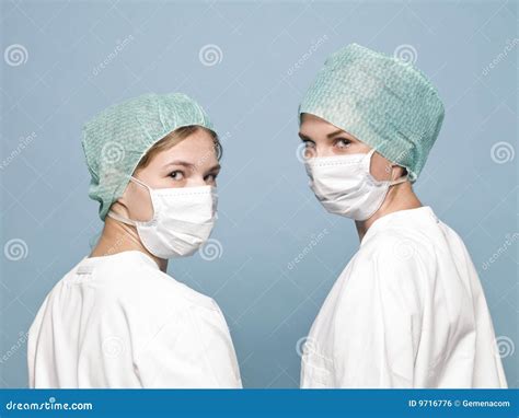 Twee Verpleegsters Stock Foto Image Of Kliniek Masker