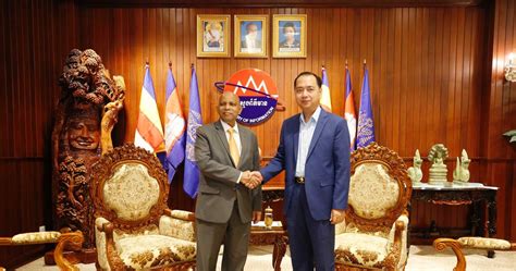 ឯកឧត្តម នេត្រ ភក្ត្រា អនុញ្ញាតឱ្យចាងហ្វាងសារព័ត៌មានខែ្មរថែមស៍ Khmer Times ចូលជួបសម្តែងការគួរសម