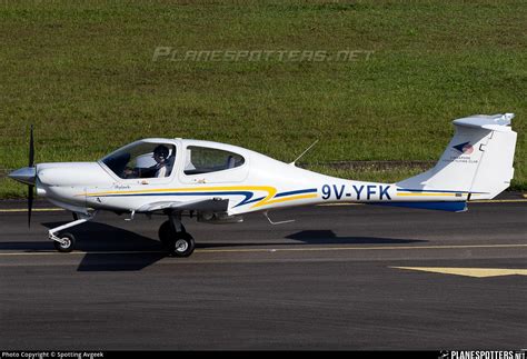 9v Yfk Singapore Youth Flying Club Diamond Da40 Cs Da 40 Photo By