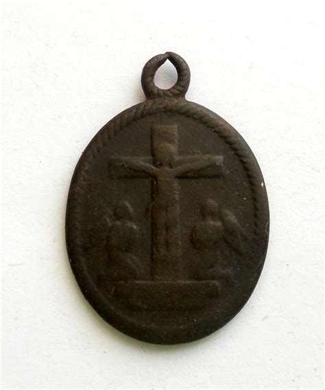 Nuestra Señora De Los Dolores Crucificados Con Dos ángeles Adoradores