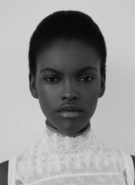 Almina Estev O Behance