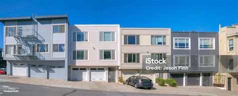 캘리포니아 주 샌프란시스코의 베이 지역에 다양한 구조의 복합 타운 하우스 0명에 대한 스톡 사진 및 기타 이미지 0명 건물 정면 건축 Istock