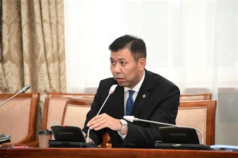 УИХ ын гишүүн Б Энхбаяр Сангийн сайд Б Жавхланд ханджээ