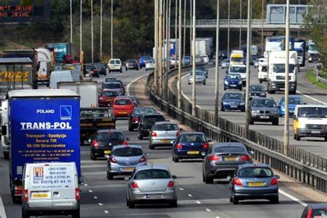Health Experts Say Variable Speed Limits On Motorways Would Cut Pollution