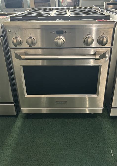 Monogram 30″ All Gas Professional Range With 4 Burners Made