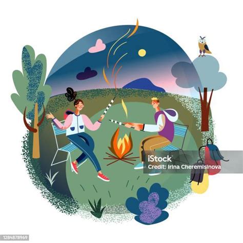 모험을 여행하는 사람들 캠프 파이어에 마시멜로를 구이 숲에서 트레킹을 하고 앉아서 음식을 요리하고 모닥불로 함께 쉬는 커플 관광 야외 장면 벡터 일러스트레이션 관광에 대한
