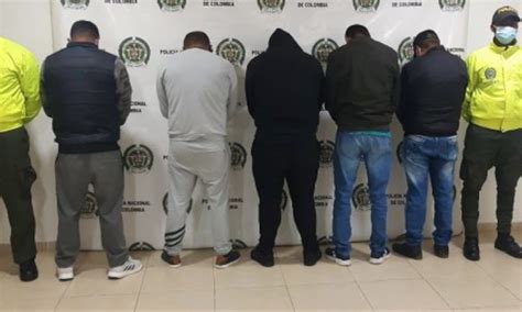 ¡qué Joyitas 5 Guardianes Del Inpec Investigados Por Vender Droga En