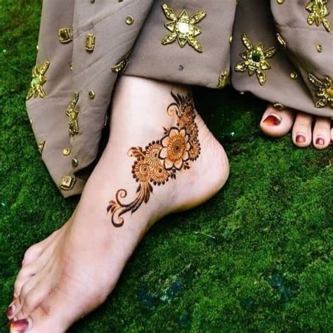 Pin By Zehra Ismat Hijab Fashion A On Henna Mehndi Designs Mehndi
