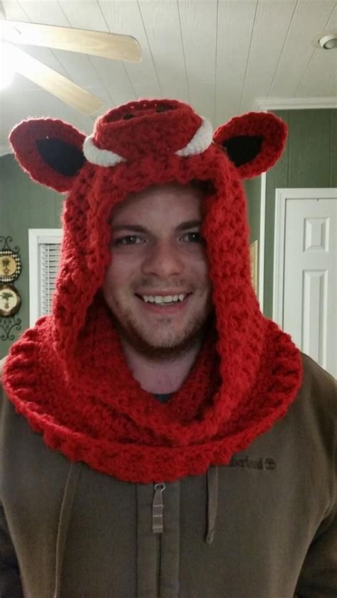 Razorback Hooded Cowl For A Cute Look