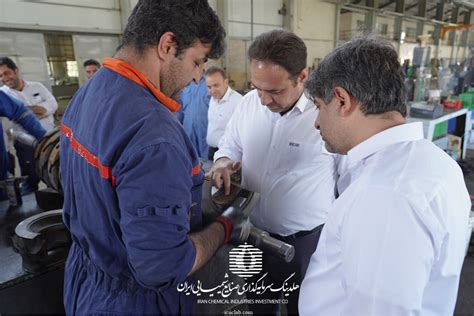بازدید مدیرعامل هلدینگ سرمایه گذاری صنایع شیمیایی ایران از تعمیرات پمپ ۲۰۱ به منظور شروع راه