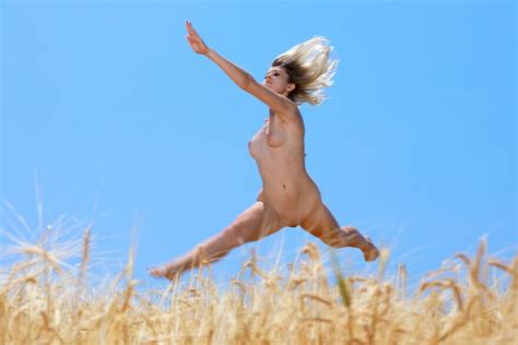 Country Girl Libby Naked In The Fields Metart Field Of Freedom Libby 0056 Porno Photo Eporner