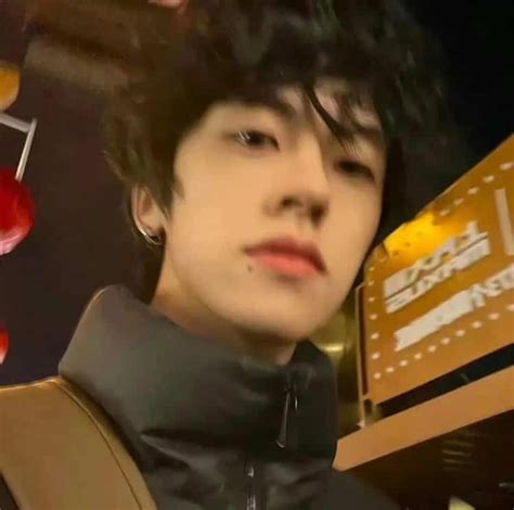 2023超火ins风破碎感小众真人照片帅气男生头像 WeChat高级男头