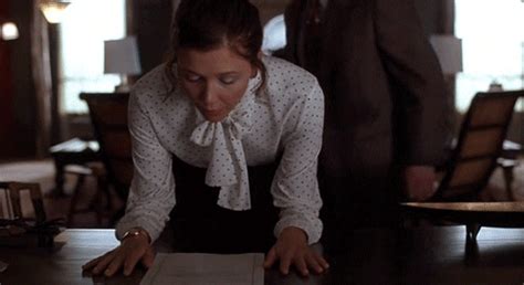 Maggie Gyllenhaal S Find And Share On Giphy