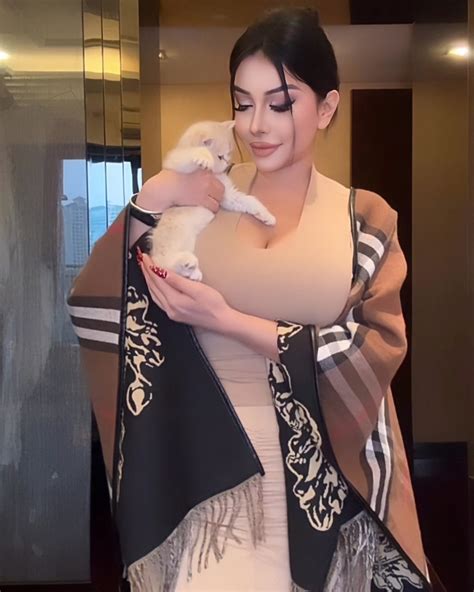 夫人 Liyaaa G • Instagram Photos And Videos