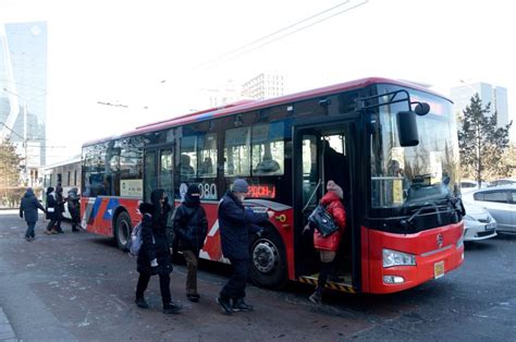 НИЙТИЙН ТЭЭВРИЙН ШИНЭ МАРШРУТААР 74 ЧИГЛЭЛД 1075 АВТОБУС ҮЙЛЧИЛГЭЭНД ГАРНА Control Mn