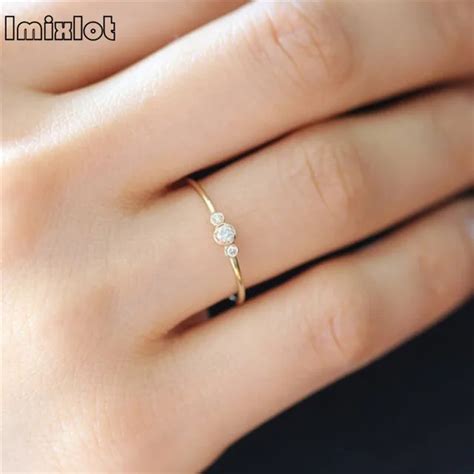 15 Simple Wedding Rings Gold Band Background