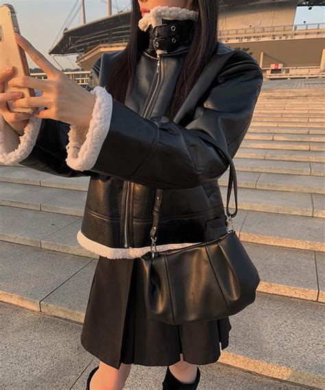 애니원모어 에시 레더 양털 무스탕 점퍼