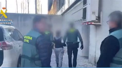 O Feti Rom Nc Din Spania A Fost V Ndut De P Rin I Pentru De Euro Mama I Tat L Vitreg