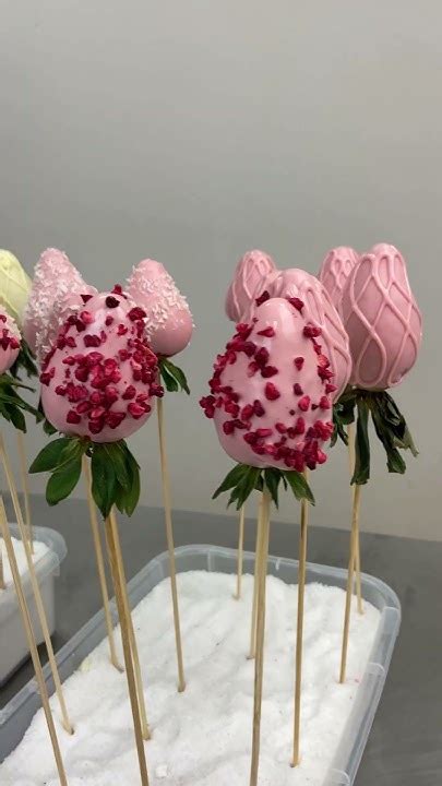 Корзинка с клубникой в шоколаде 🍓🥰 Клубника в шоколаде Shorts клубникавшоколаде