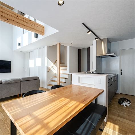 【suumo】 【2500万円～2999万円で建てた家／約36坪／間取り図あり】家族と愛猫がくつろぐ、吹抜けのリビング 悠悠ホーム 本社の建築実例詳細 注文住宅