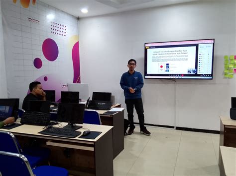 Kuliah Umum Komputasi Awan Bersama Praktisi Aws Institut Teknologi