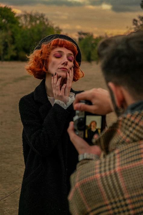 10000张最精彩的“using Tik Tok”图片 · 100免费下载 · Pexels素材图片