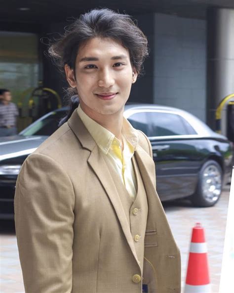 แห่ซูม ภาพ “หน้าจอ” โทรศัพท์ ไป่ ทาคน เป็นรูป ใบเฟิร์น