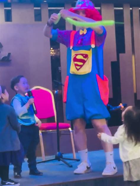 Ээжийн уужим хүү одонгийн найрнаар хавар шүлэгээ уншив Youtube