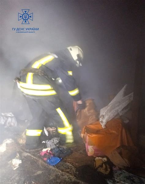 На Волині під час пожежі в будинку врятували жінку Волиньpost