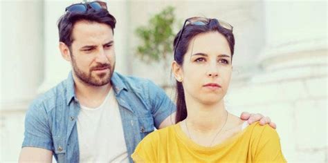 6 Signs A Power Imbalance Is Wreaking Havoc In Your Relationship