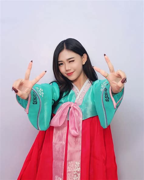 Asian Sirens · Amelya Putri Amelyaputryyyyy