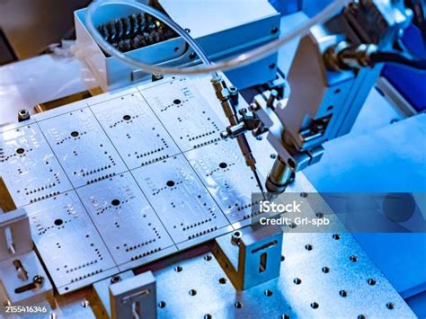 Pcb입니다 자동 납땜 Pcb 제조용 장비 자동 납땜 Pcb용 로봇 마이크로칩 제조 마이크로칩 생산용 장비 컴퓨터 부품 생산