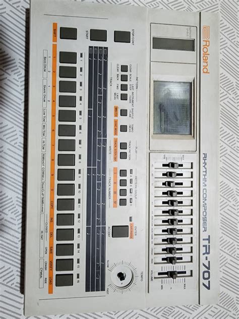 Vintage Roland Tr 707 Rhythm Composer Drum Machine Hobbies And Toys