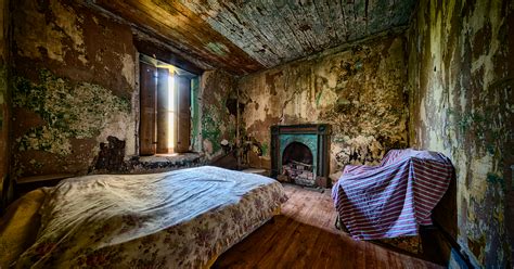 Urban Exploring Girl In The Window Awesome Adelaide