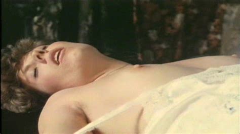 Veronica Moser Nue Dans Diamond Baby