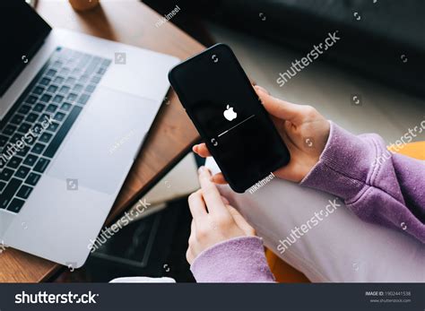 8 396 Phone Software Update Images Stock Photos Vectors Shutterstock