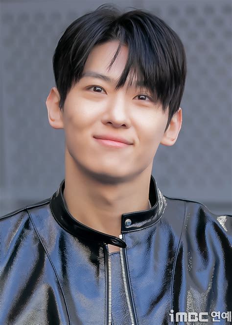 [움짤] 덱스 춥지 않은 패션 메기 카리스마