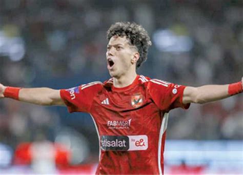 سقط مني خلال أداء العمرة والد زوجة إمام عاشور اللاعب يعاني من ضغوط