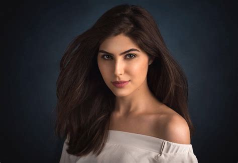 Beauty Elnaaz Norouzi