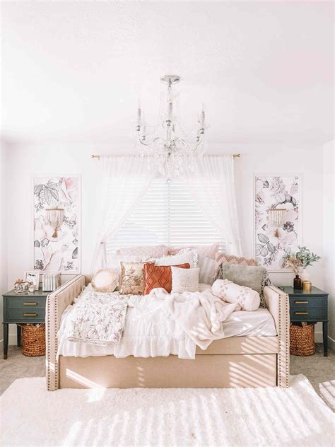 Small Bedroom With Daybed