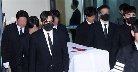 슈스케 출신 가수들→ 허영지 故 박보람 마지막 가는 길 함께 했다 Td현장