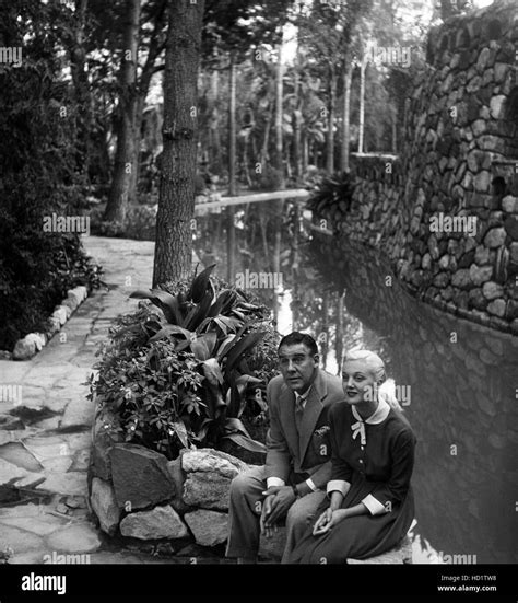 From Left Paul Douglas With Wife Jan Sterling Sitting Beside 100 Yard