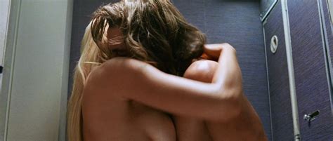 Naked Samantha McLeod In Snakes On A Plane
